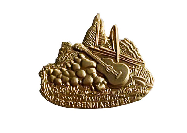 Die Struck Enamel Pins High Polished Die Cut Pin Badges | Shengde